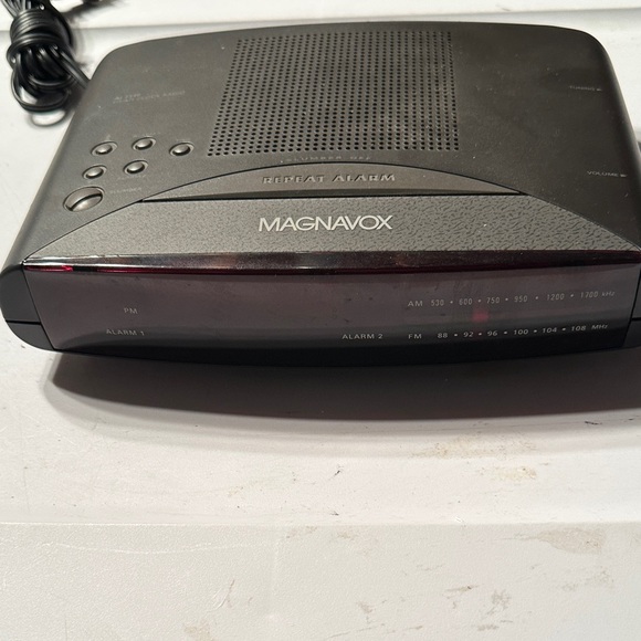 Magnavox | Other | Magnavox Aj324 Dual Alarm Clock Radio | Poshmark